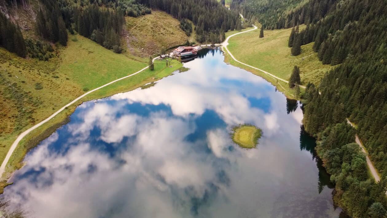Wunderschönes Schladming-Dachstein: Wandern am Steirischer Bodensee ...